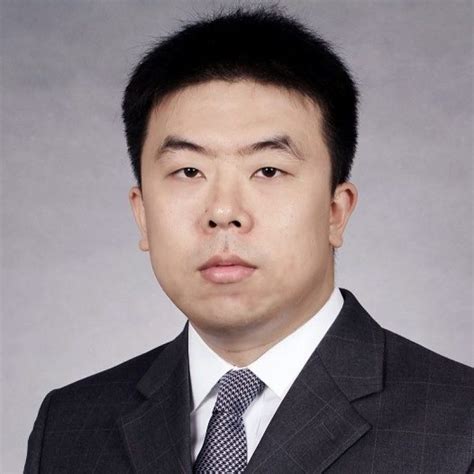 Contextual Optimization Under Covariate Shift A Robust Approach By Intersecting Wasserstein