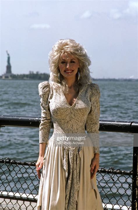 Dolly Parton At Battery Park In 1987 In 2024 Dolly Parton Dolly
