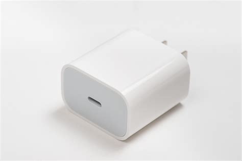 무료 이미지 디지털 화이트 전자 기기 과학 기술 전자 제품 Ac 어댑터 전자 부속품 간단한 기계 장치 컴퓨터