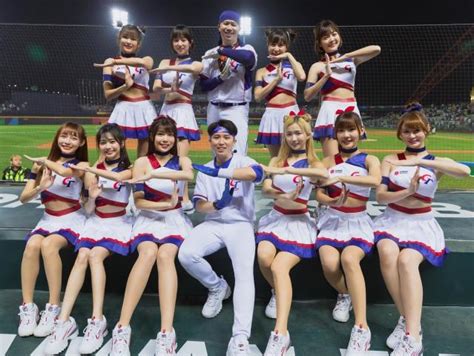 WBC棒球經典賽 林襄坐台下經典崩潰美曝光網友笑稱被古巴打到瘋癲的球迷