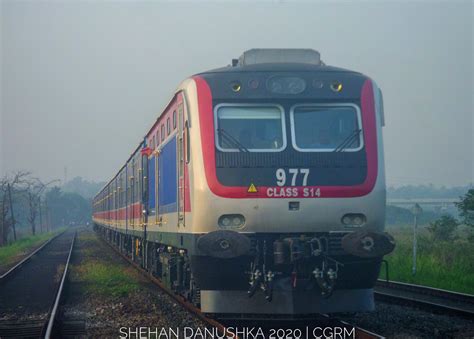 Class S14 977 978 Takes Denuwara Menike Train