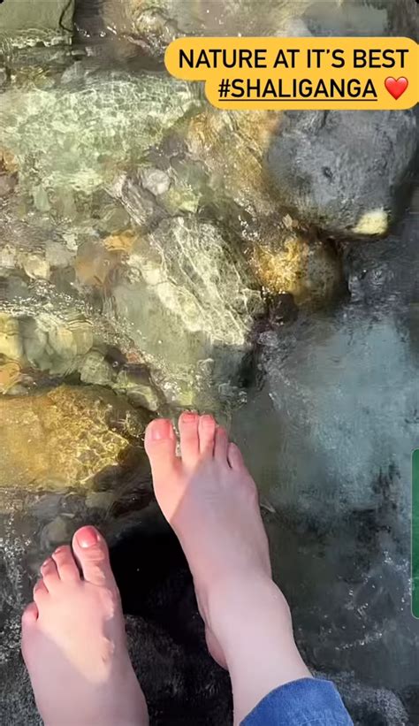 Zareen Khans Feet