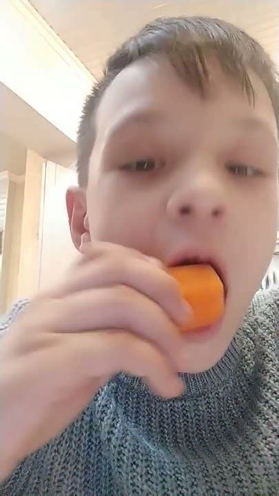 сломал морковку Youtube