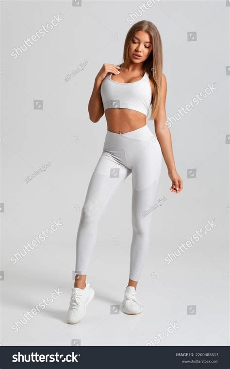 537763 여성 가슴 모델 이미지 스톡 사진 및 벡터 Shutterstock