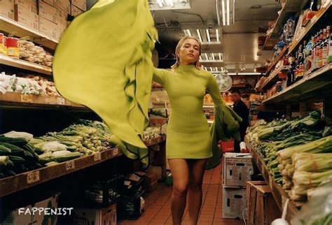 Florence Pugh Sexy Tight Dress Fappenist