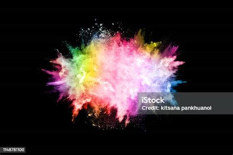 검은 배경에 추상 컬러 먼지 폭발 추상 분말의 배경 색상 분말을 폭발 던지는 색상 분말 여러 가지 빛깔의 반짝이 텍스처의 동결 운동 0명에 대한 스톡 사진 및 기타 이미지