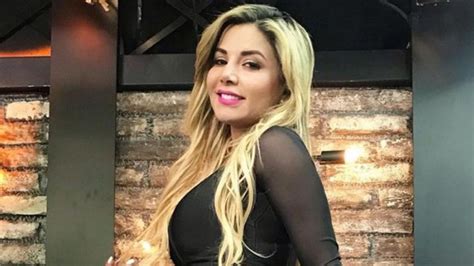 Aleida N Ez Se Pone Su Atuendo M S Destapado Y Lo Modela Desde La Playa Tribuna
