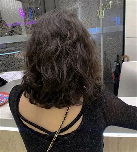 减龄蛋蛋卷法式烫 短发女生最新发型女士卷发 美发站