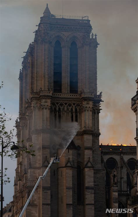 이럴수가파리 노트르담 대성당 화재