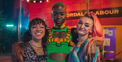 “sex Education” цувралын төгсгөлийн бүлэг дээрх онцлох төрхүүд Buro 24 7