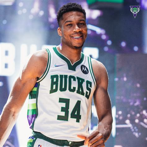 Milwaukee Bucks Uniforms 2022