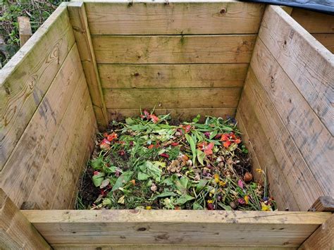 Step Guide To Make Your Own Organic Compost Organic Gardener
