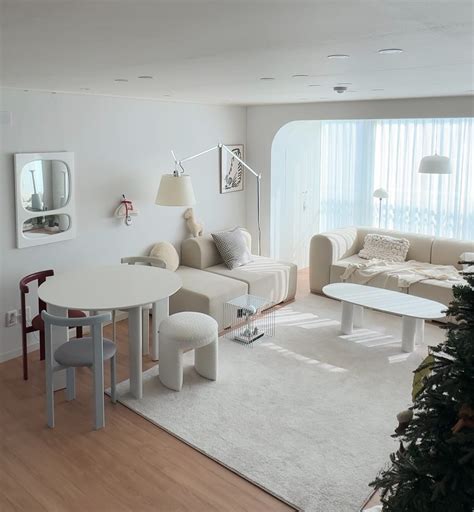 난 소위 말하는 집스타그래머야 그냥 소소하게 집꾸미기 시작하다 협찬이 들어오고 그게 넘 신기하고 재밌어서 지금까지 이어오고 있었어 근데 점점 눈이 높아지고 어느 순간