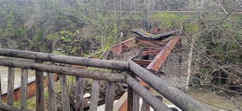 Пішохідний міст загальною площею 54 4 кв що знаходиться за адресою Івано Франківська обл