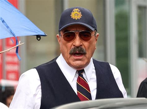 What Is Tom Sellecks Net Worth How The Actor Earned Millions