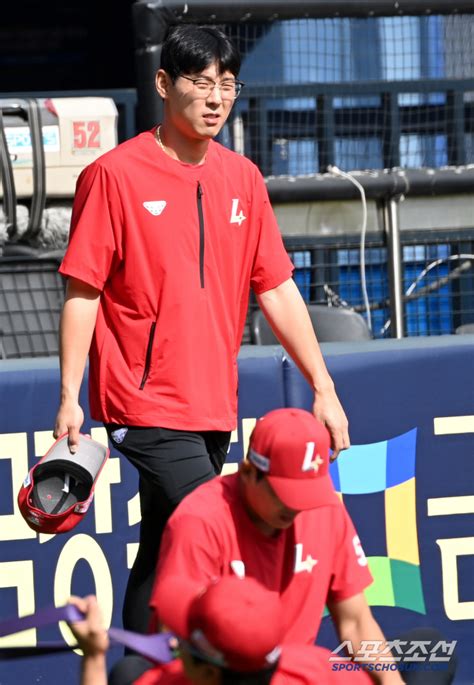 껌 좀 씹어 단추도 한 두개 풀고 이적생의 첫 선발출전에 이숭용 감독의 특이한 주문 왜 잠실 코멘트