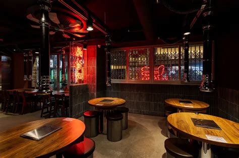 레드 레터링 조명 포인트 모던 캐주얼 30평 술집 인테리어 영등포구 당산동