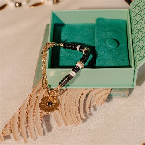 Créatrice De Bijoux Laurie L Bijoux à Vivre