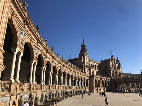 2023玛丽亚·路易莎公园游玩攻略 从塞维利亚大学过马路的时候 【去哪儿攻略】