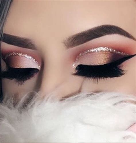 21 Awesome Natural Eye Makeup Glitter Ideas To Look Elegant In Spring