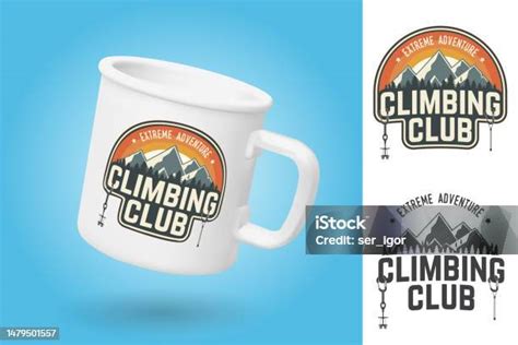 흰색 캠핑 컵 샘플 디자인이 있는 현실적인 머그 모형 템플릿입니다 클라이밍 클럽 배지 벡터 카라비너 클라이밍 캠 헥스 및 산 실루엣이 있는 빈티지 타이포그래피 디자인 극한의