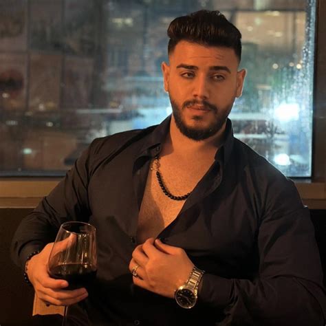 علامات تفعلها المرأة تدل ان لديها علاقة جنسية حتى إذا كانت عذباء أو