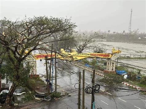 မုန်တိုင်း ဒဏ်အပြင်းအထန်ခံခဲ့ရသည့် စစ်တွေအပါအဝင် ရခိုင်ပြည်နယ်က မြို့နယ