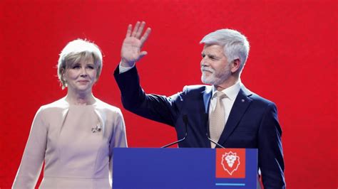 Чехия на президентских выборах победил генерал в отставке Петр Павел