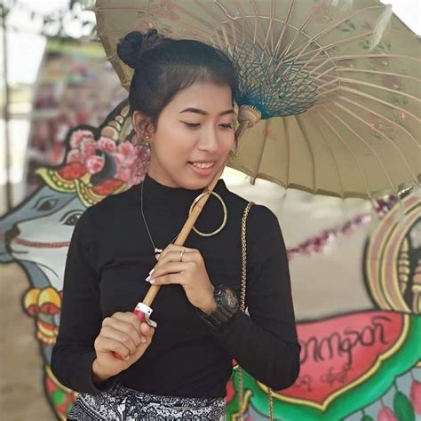 Sᴛᴀʀ Cʀᴏᴡɴ မိုးကုတ် တွင်းထွက်ကျောက်မျက်ရတနာ ရောင်းဝယ်ရေး Mandalay