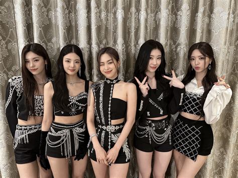 230115 Itzy Twitter Update Itzy The 1st World Tour In Manila Day 2