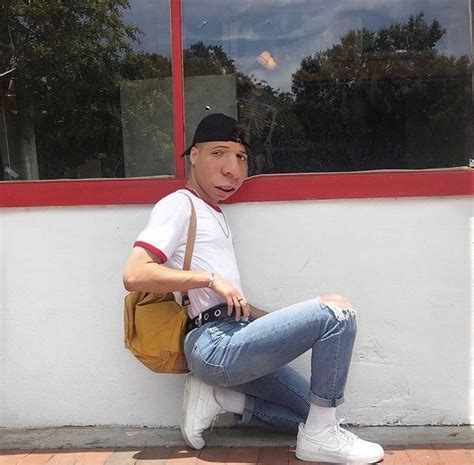 Pin By Dale Bitch🖕🏽 On Larray Youtube Memes Timmy Thick Walking Meme