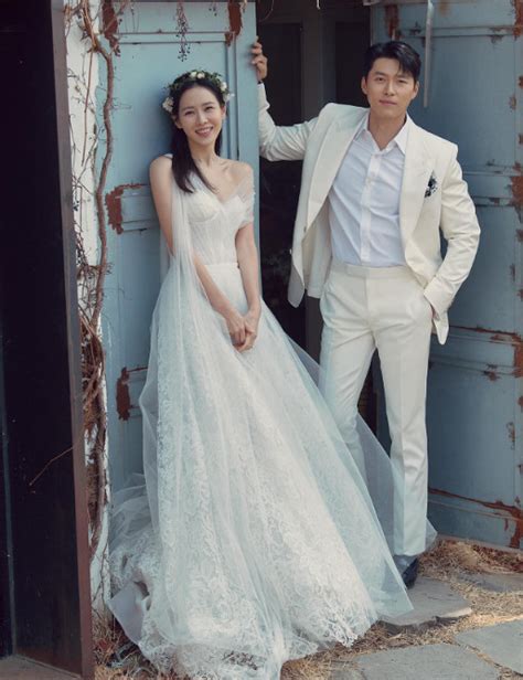 현빈♥손예진 결혼 2주년 자축순백의 美 돋보인 웨딩 화보