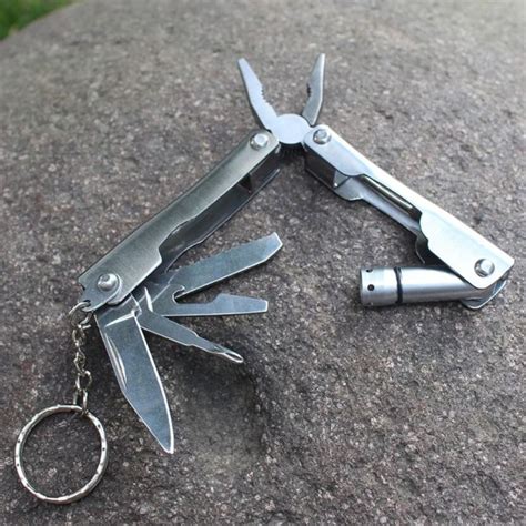 Мультиинструмент в чехле, нож, отвертка, пила, фонарик - купить по ...