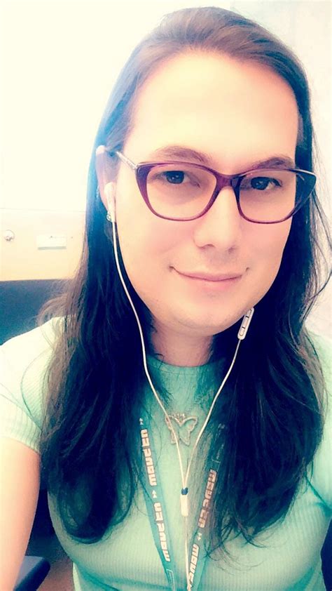 about nicole murillo medium