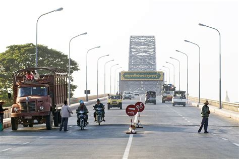 စစ်ကိုင်းတံတားပေါ် အပြန်အလှန်ပစ်ခတ်မှုဖြစ်၊ သေဆုံးဒဏ်ရာရသူများရှိ Myanmar Now