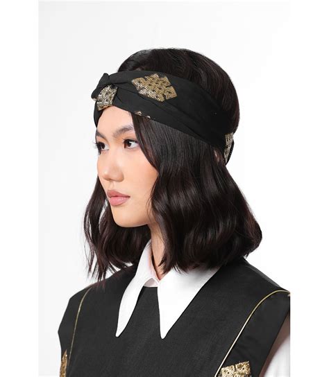 Толгойн гоёл ЯЛГУУН АКСЕСОРИС ХХК