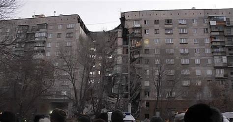 러시아 아파트 붕괴 사망자 33명으로 늘어 실종자 수색 계속