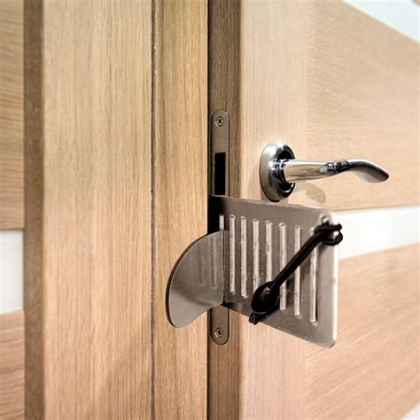 휴대용 호텔 도어록 라이브 홀로 자기 방어 도어 스톱 여행 도난 방지 도어 스토퍼 어린이 보호 도어록 안전 홈 래치 Aliexpress