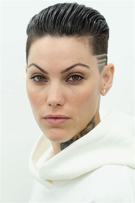 Bold And Classy Undercut Pixie Ideas That Make Heads Turn Low Maintenance Short Haircut