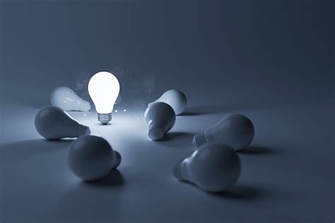 흰색 배경의 전구 중 에서 뛰어난 전구 창의적인 아이디어의 개념과 혁신을 고무 다른 생각 군중에서 눈에 띄는 3d 렌더링 그림 3차원 형태에 대한 스톡 사진 및 기타 이미지