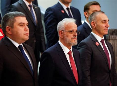 ម៉ាសេដូណាខាងជើងបោះឆ្នោតតែងតាំងអ្នកនយោបាយអំបូរភាគតិចអាល់បានីជានាយករដ្ឋមន្រ្តីស្តីទីជាលើកដំបូង