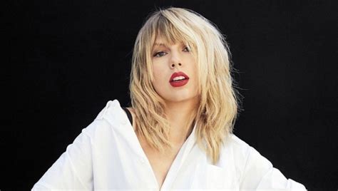 테일러 스위프트 나이 키 한국 지하철 탄 움짤 ⭕️ 한국 고깃집 간 칸예 한국 빌리아일리시 동대문 메탈리카 네이버 블로그