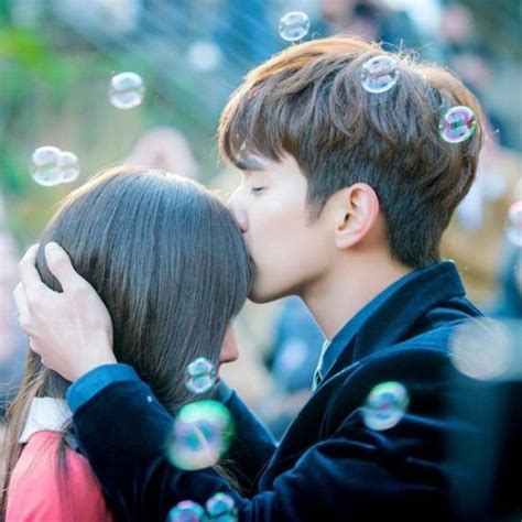 รายการ 99 ภาพพื้นหลัง Fall In Love At First Kiss จูบนั้นแปลว่าฉันรัก