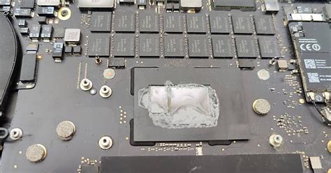 Customer Wanted His Battery Replaced Cuz It Was A Spicypillow I Remove The Bottem Cover See His