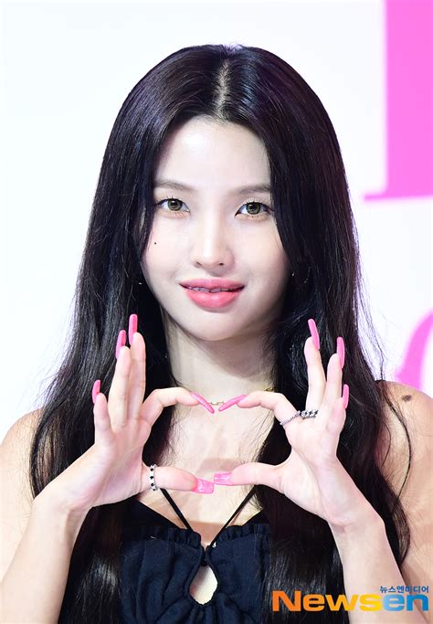 여자아이들 소연 네일 돋보이는 하트 포토엔hd