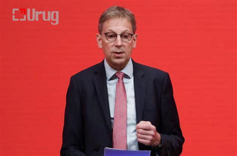 Рио Тинтогийн гүйцэтгэх захирал Я Стаусхолм албан тушаалаасаа огцорно