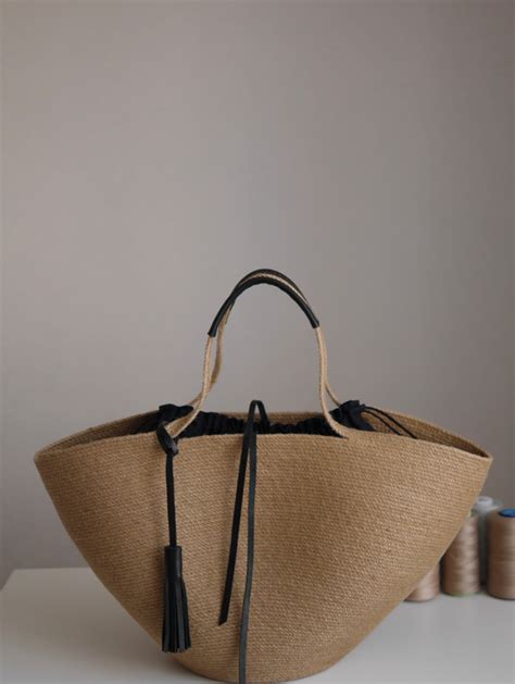 Сумка трапеция с кожаными вставками купить на