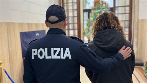 Catania Botte E Insulti Alla Fidanzata Minacciata Con Un Coltello