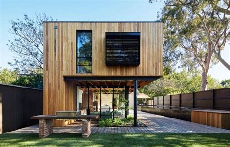 รวม 41 ไอเดียแบบ “บ้านไม้ในสวน ” ยกพื้นใต้ถุนสูง สไตล์ทรอปิคอลพื้นถิ่น