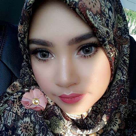 Gadis Melayu Comel Malaysian Baju Kurung